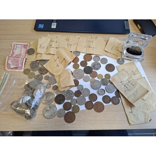 Large selection of vintage coins from the Uk and around the world