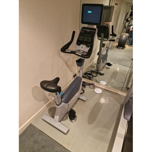 Precor UBK 615 Upright Bike The self-powered UBK 615 upright bike ...