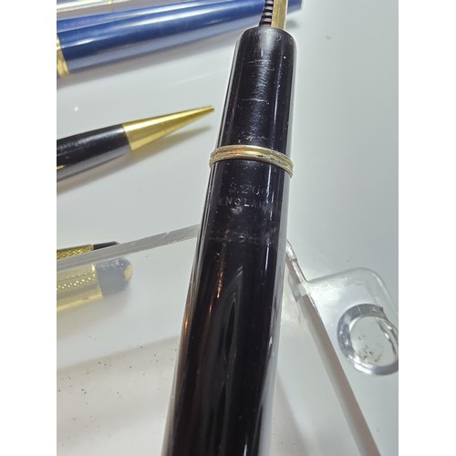 A collection of good pens to include a matching set of summit pens to ...