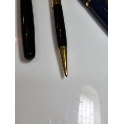 A collection of good pens to include a matching set of summit pens to ...