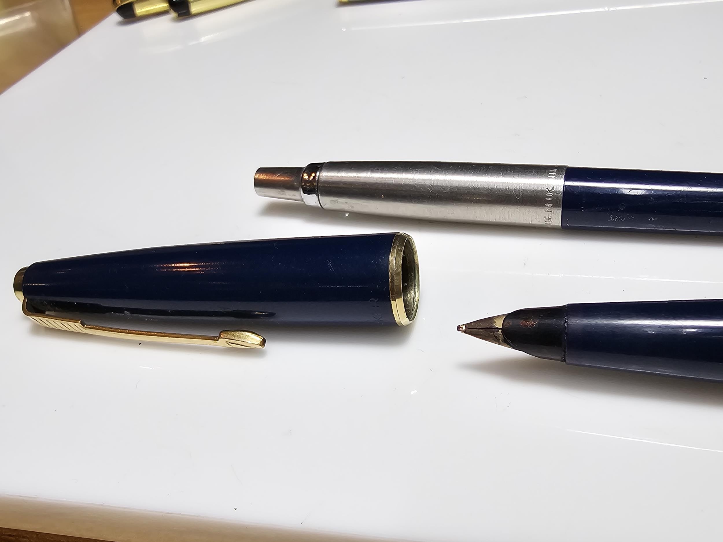 A collection of good pens to include a matching set of summit pens to ...