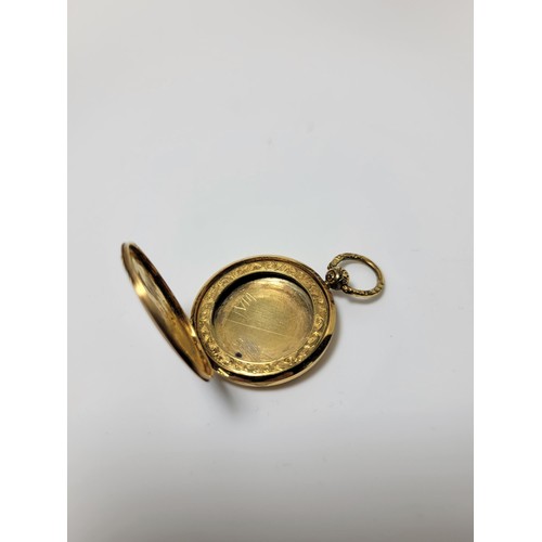 Good quality 9ct gold tested locket with intricate machine turned ...