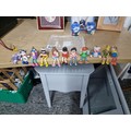 Collection of 11x character key rings inc yeoman, RNLI figure, wiz kid ...