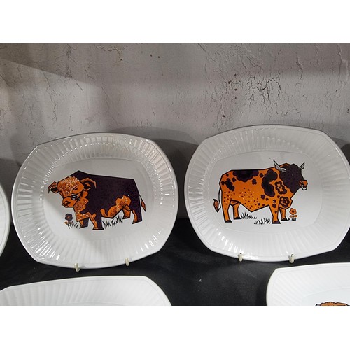 Collection of 6x vintage English Ironstone Pottery Beefeater ...