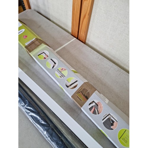Boxed new and unused extendable insect screen easy clamping of the side ...