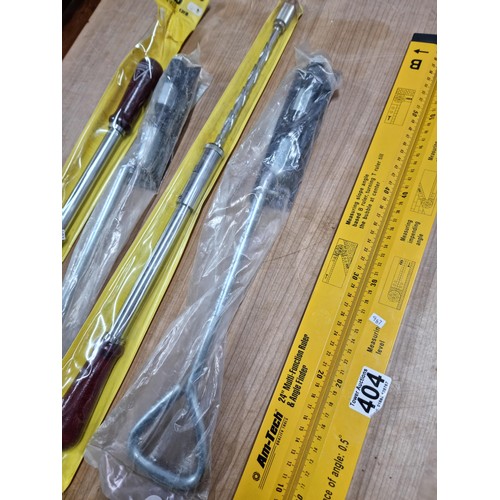 A slection of as new tools to include 2x heavy duty long handled gate ...