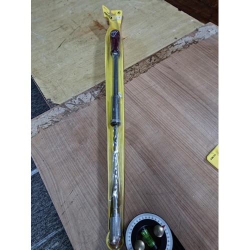 A slection of as new tools to include 2x heavy duty long handled gate ...