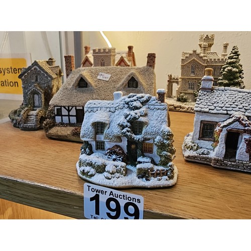 A collection of 11x Lilliput lane models to include a Inn, Eamount ...