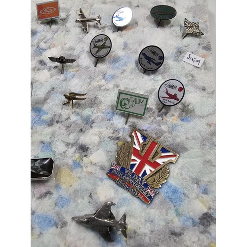 A large collection of 22x aeronautical related pin badges, to include ...
