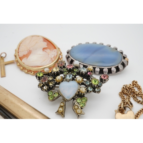 Minor jewellery including a 9ct cross pendant, a 9ct gold bracelet, a ...