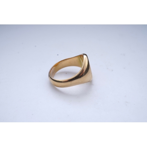 A Victorian 18ct gold signet ring, circa 1890, engraved with a heraldic ...