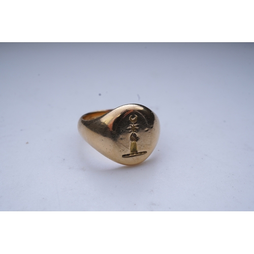A Victorian 18ct gold signet ring, circa 1890, engraved with a heraldic ...