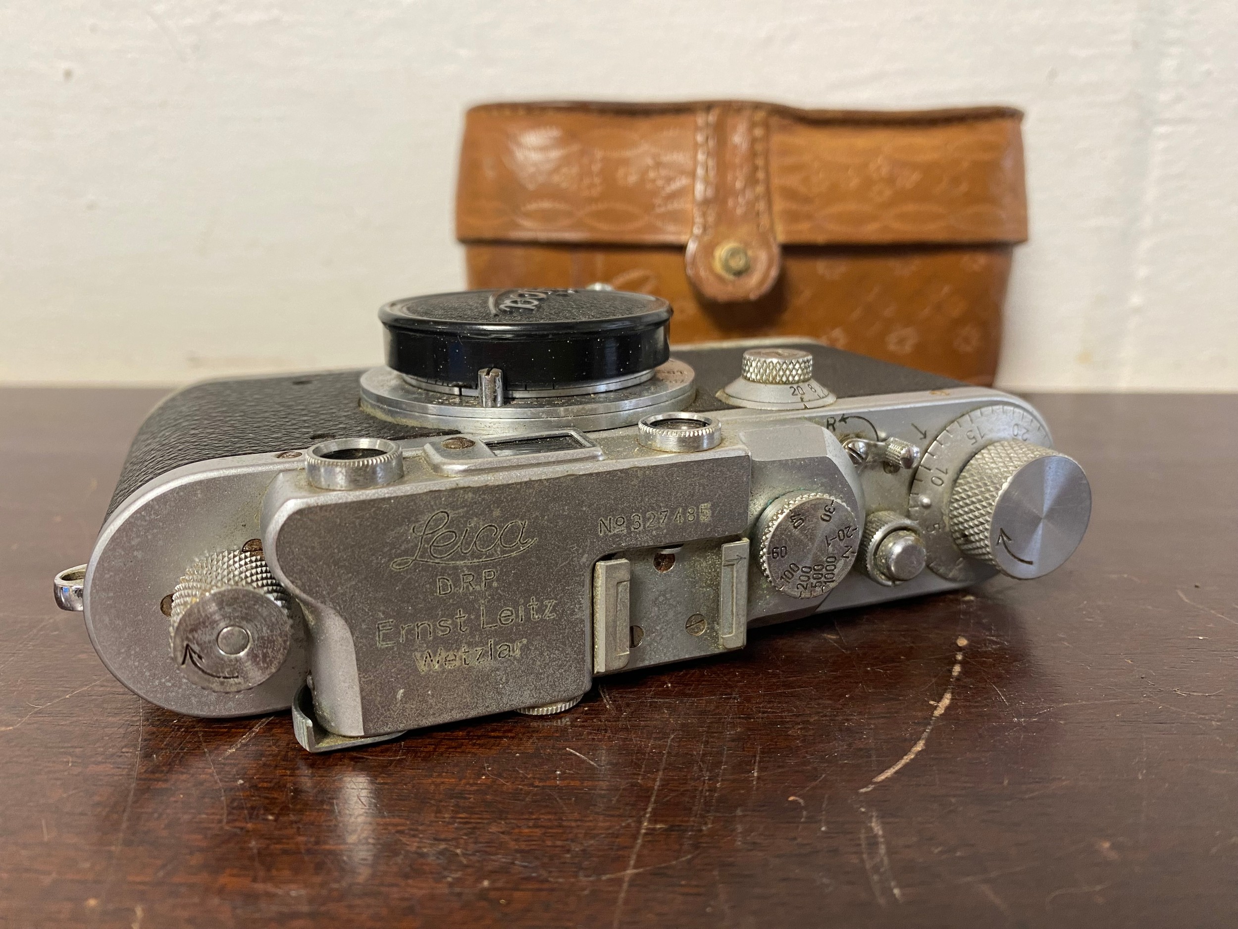 A Leica DRP Ernst Leitz Wetzlar camera, number 327485