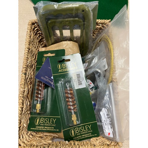 A game carrier, 3 muzzle protectors, eleven fox warblers, ten rabbit ...