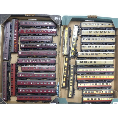 Mixture of Hornby, Lima, TTR and Tri-ang OO/HO gauge passenger ...