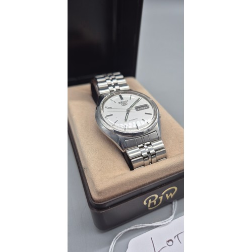 Seiko 5 Automatic gent's wrist watch.