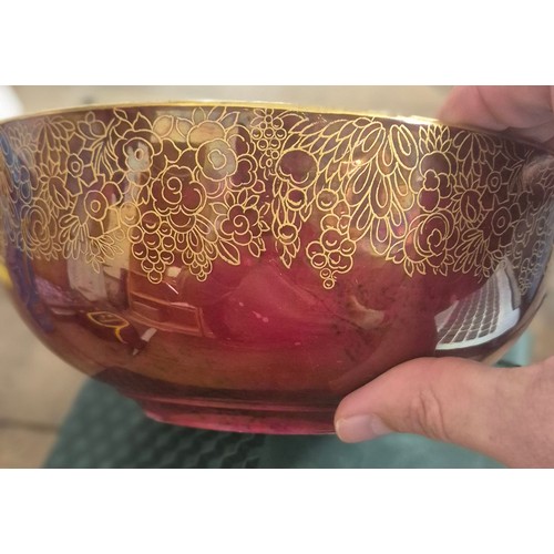 Wilton ware Stoke on Trent "Fairyland" pattern Bowl. 21.5cm diameter.