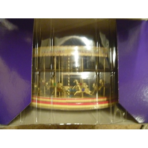 LLEDO DAYS GONE SHOWMAN CAROUSEL / MERRY GO ROUND