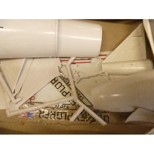 LINDBERG KIT STAR PROBE USS EXPLORER - BOX IS POOR CONTENTS GOOD ...