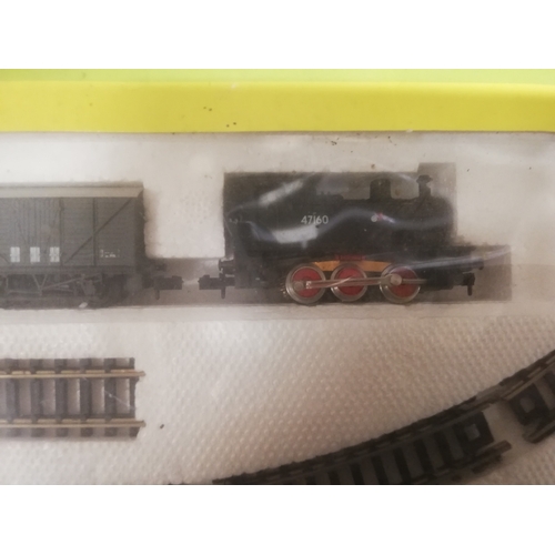 N GAUGE MINITRIX TRAIN SET - CONTENTS AND FUNCTION UNVERIFIED
