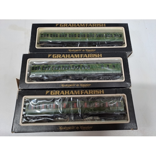 3 OO GAUGE GRAFAR GRAHAM FARISH SR SOUTHERN REGION COACHES