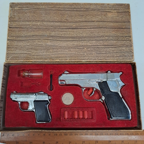 VINTAGE TOY AND CAP GUNS - BCM LTD AUTOMATIC THE OUTLAW PRESENTATION SET