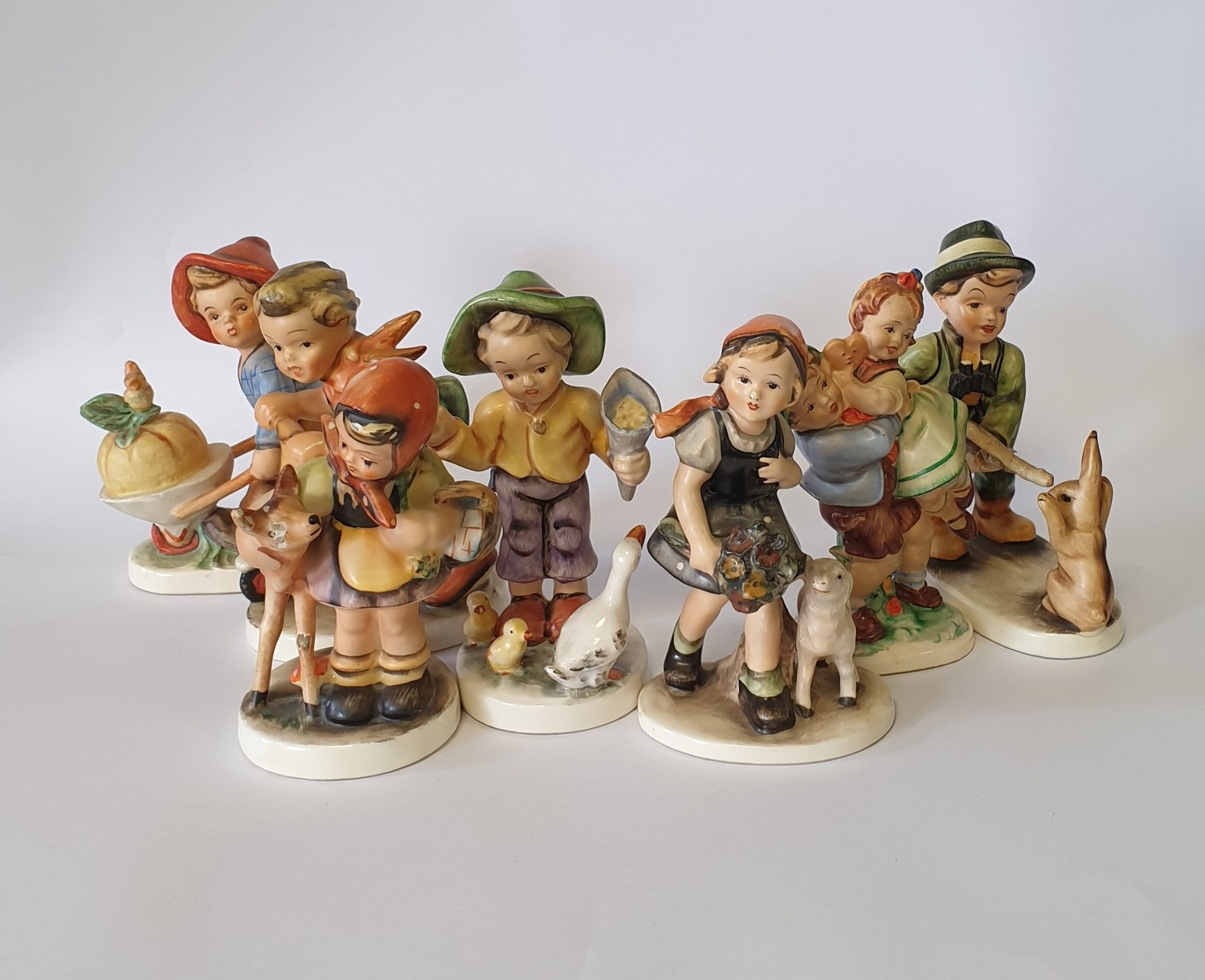 Lot of 7x Friedel Figures, 15cm high approx.