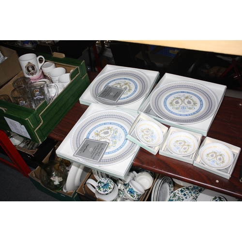 Box commemorative ware & plates