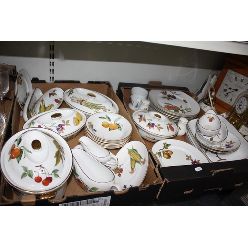 2 boxes numerous Royal Worcester Evesham tableware