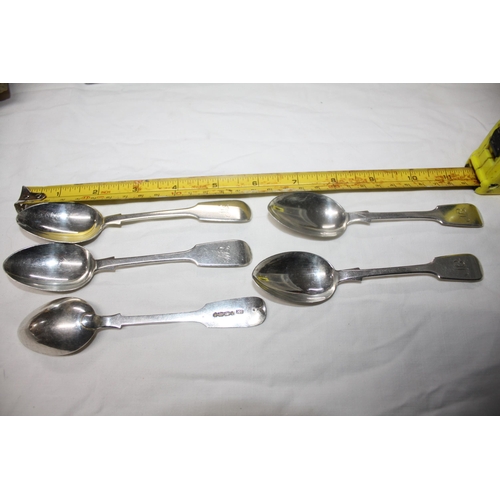 Set 5 Exeter silver teaspoons J.W & Co 105 grammes