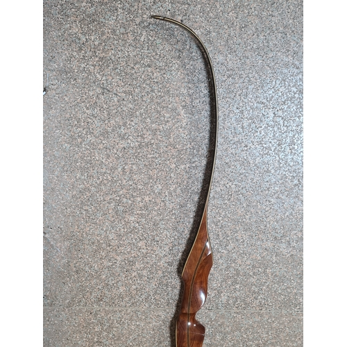 Damon Howatt 'Hunter' Petron hand crafted traditional recurve Bow. Amo ...