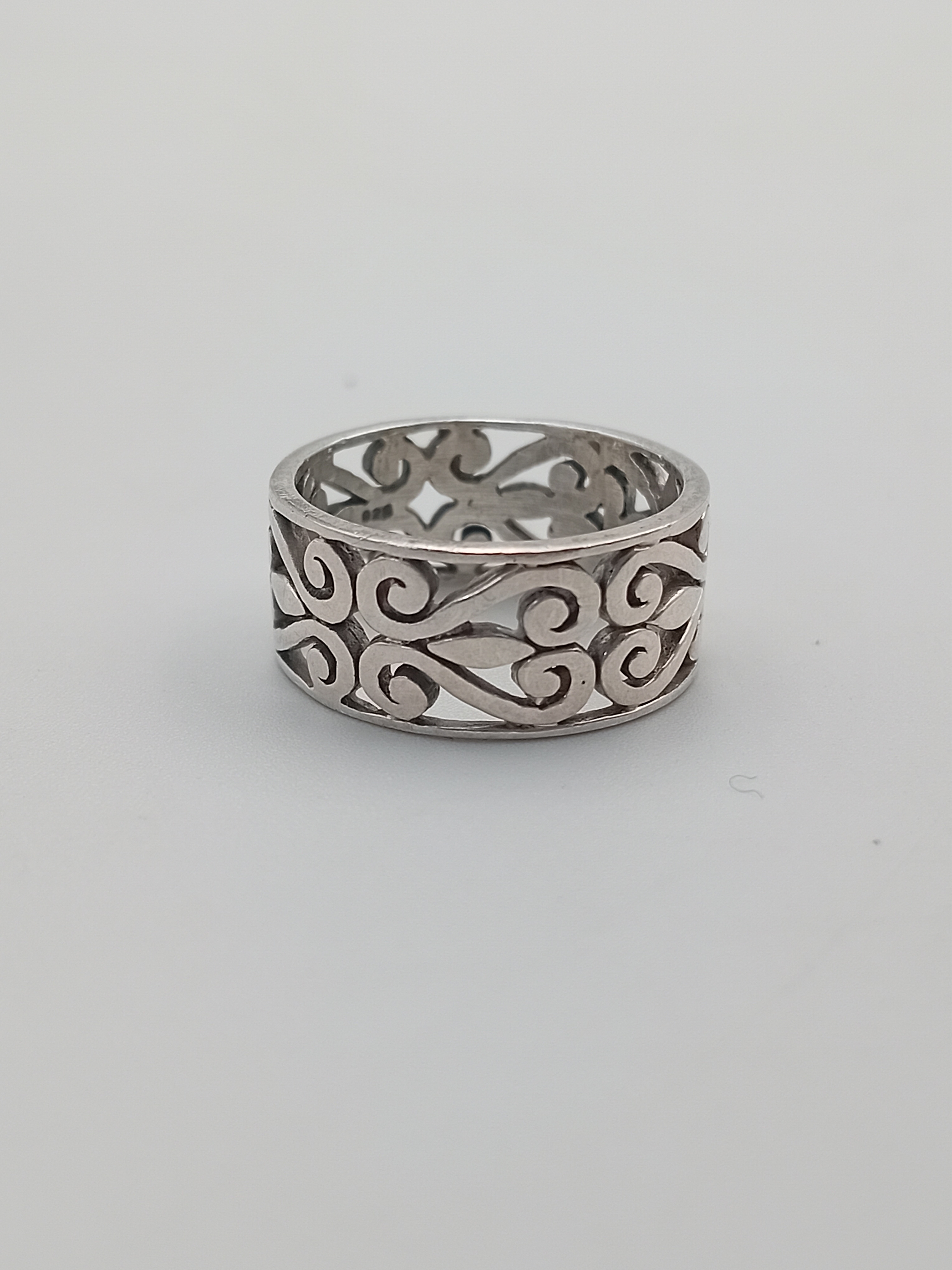 A stamped 925 silver celtic style ring. Size O