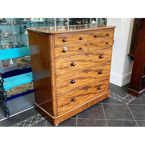 Mahogany Chest of Drawers, four small drawers over three deep drawers ...