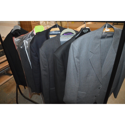 qty of gents suits