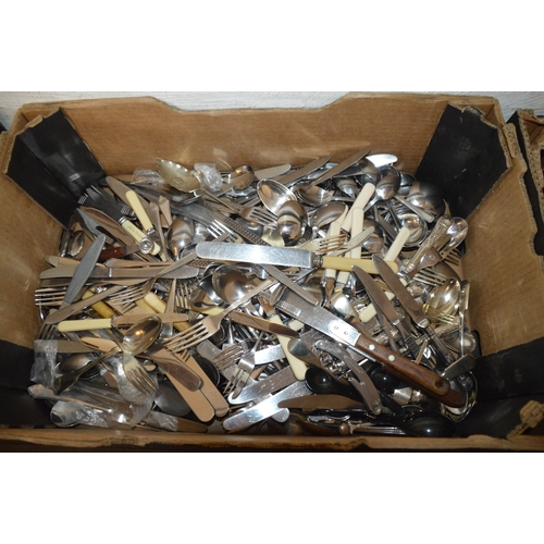 box of cutlery