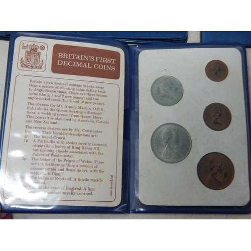 Britain's First decimal Coin Sets in Blue Wallets of Issue (23)