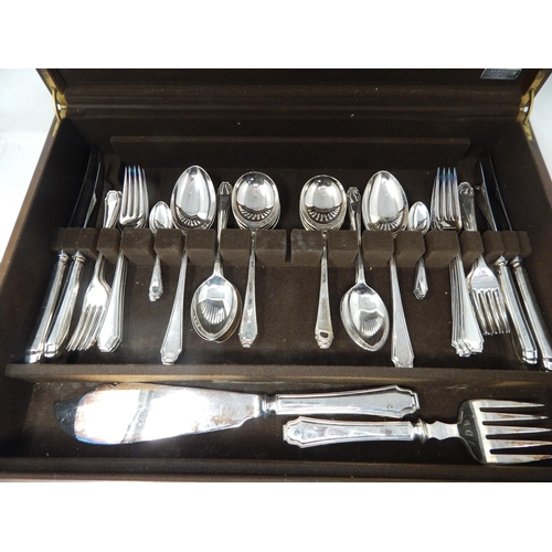 Garrard & Co: Canteen of Regent Plate Cutlery for 8 Place Settings ...