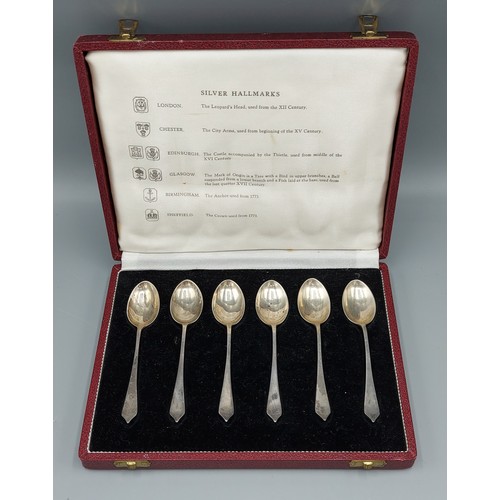 A cased set six silver teaspoons with British Hallmarks, 2ozs