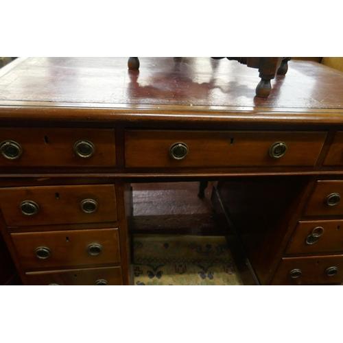 Pretty Victorian 3 part desk - Approx size W: 103cm D: 60cm H: 72cm