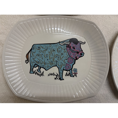 6 vintage Beefeater steak plates