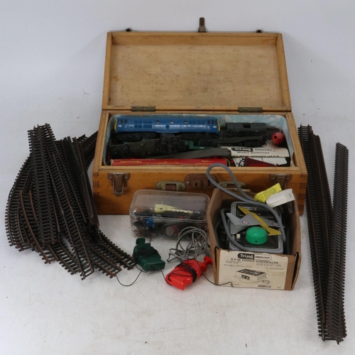 Quantity of train and railway items and accessories to include track ...