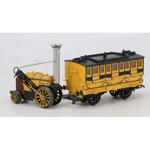 00 Gauge Tri-ang Stephenson's rocket and carriage