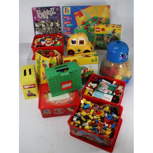 A quantity of Lego, Duplo, Meccano, Airfix Betta Builer Blocks etc..
