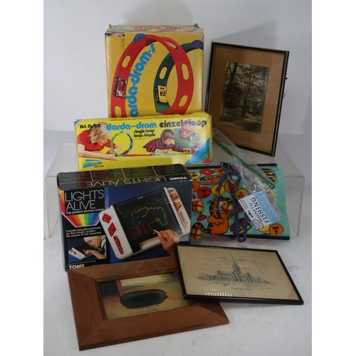 Boxed vintage Darda-Drom and loop together with a lights alive picture ...