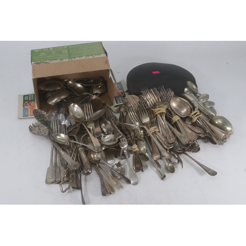 Quantity of silver plated flatware / cutlery assorted