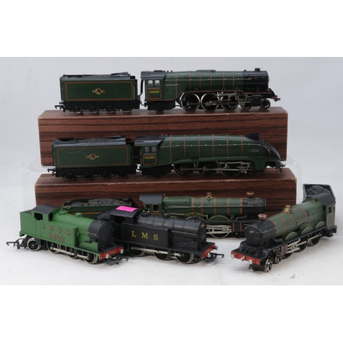 Two loose Wrenn train engines and tenders together with two loose Wrenn ...