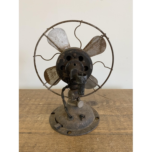 A vintage Gilbert electric fan, this item is sold as a 'Collectors Item ...