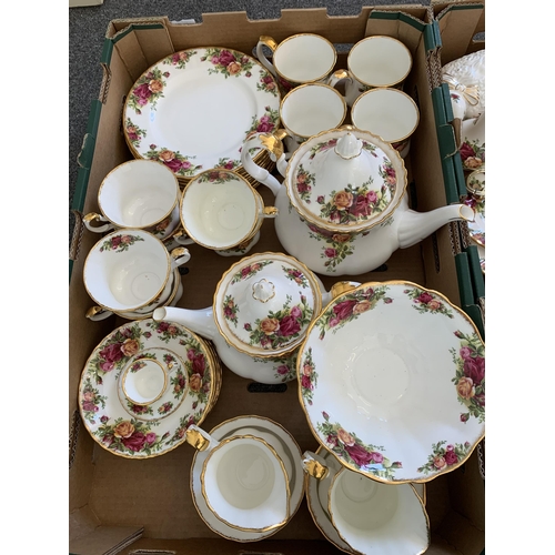 Royal Albert Old Country Roses pattern, an extensive collection over ...
