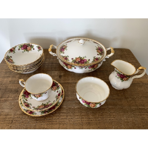 Royal Albert Old Country Roses pattern, an extensive collection over ...