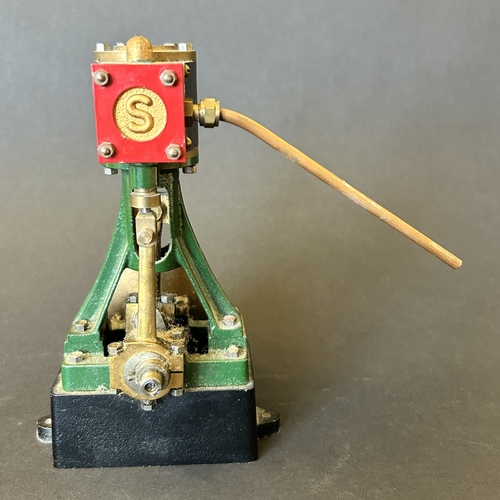 A vintage 'Stuart' (possibly model 7A) steam engine, approx. 6" high ...